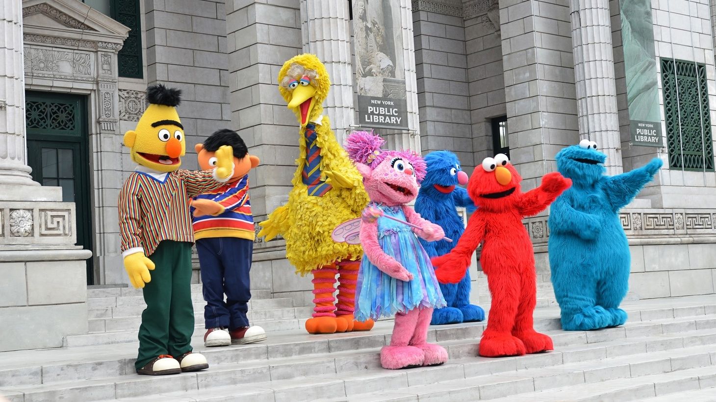 Kermit and Elmo Teach Kids About Money